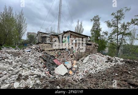 Pavlograd, Ukraine. 01st mai 2023. Des maisons endommagées détruites ...