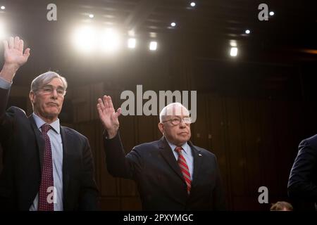 Jeremy Fogel, à gauche, directeur exécutif, Berkeley Judicial Institute ...