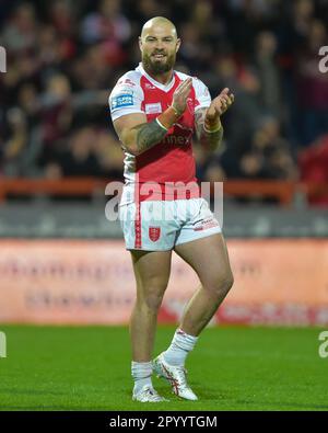 Sam Luckley #26 de Hull KR arrive en avance sur le Betfred Super League ...
