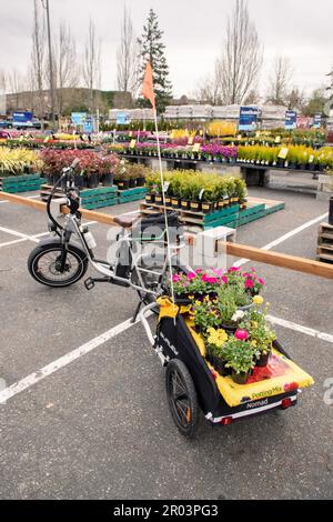 Everett WA Etats-Unis 15 avril 2023: Rad Power eBike avec un Burley ...