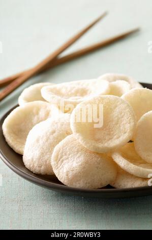 Chips de crevettes chinois Photo Stock - Alamy