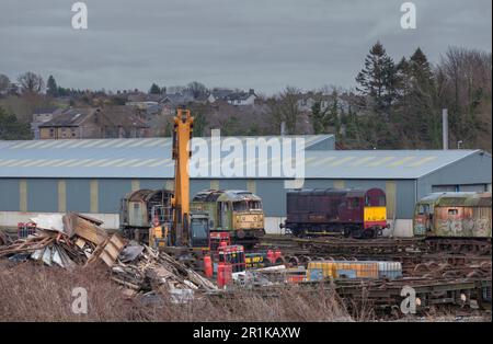 La locomotive de classe 47 diesel 47492 étant décomposée pour ferraille ...