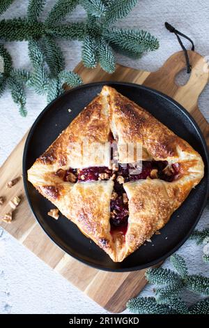 Fromage de brie cuit au four et pâte feuilletée aux canneberges ...