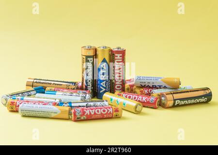 Varsovie, Pologne - 15 mai 2023 : piles usagées, différentes tailles et ...