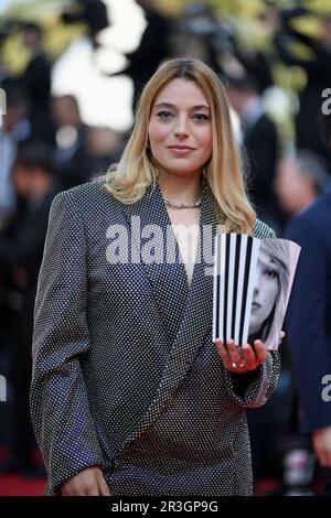 Samanta Cotta trait d'Union assistez au tapis rouge de la ville ...