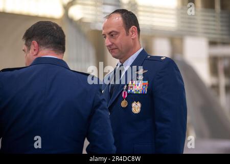 Le lieutenant-colonel Stephen Frodsham, inspecteur général de la 192nd ...
