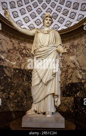 Athena statue en marbre au Musée du Louvre, Paris, France Photo Stock ...