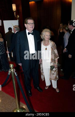 Bill Collins et son épouse au dîner de charité Hollywood Nights en aide ...