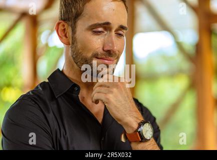 FAUX PROFIL, (alias PERFIL FALSO), Victor Mallarino, 'Imagenes ...