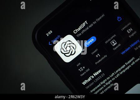 L'application ChatGPT officielle vue dans un App Store sur un iPhone. En mai 2023, OpenAI a ...