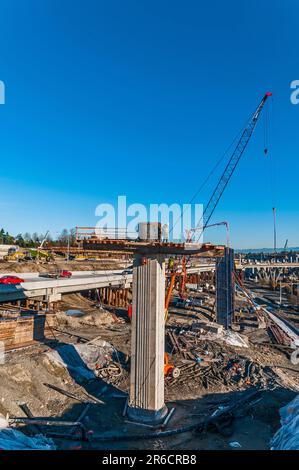 Vue du socle ou du support de la rampe d'autoroute en cours de ...