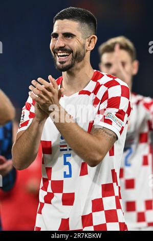 ROTTERDAM, PAYS-BAS - JUIN 14 : Martin Erlic de Croatie célèbre la ...