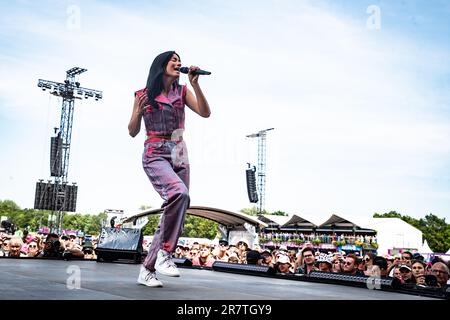 LANDGRAAF - le groupe pop hollandais Ronde, accompagné de la chanteuse ...