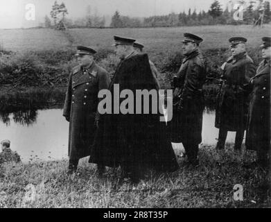 Maréchal Timochenko - le Maréchal et le général K. Meretskov (à droite ...