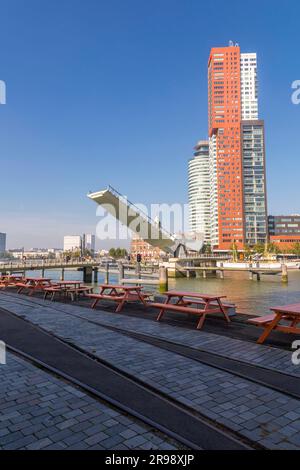 Rotterdam, pays-Bas - 8 octobre 2021 : le pont de Rijnhaven, connu sous ...