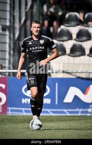 Eupen, Belgique. 24th juin 2023. Amadou Keita d'Eupen et Tom Panepinto ...