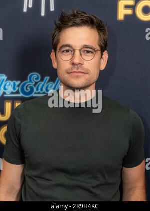 L'acteur Jason Ralph participe à la New York Premier of Amazon Prime ...