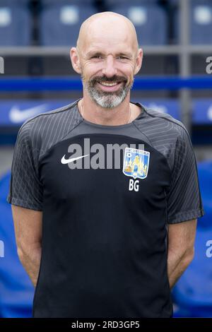 Bart Goor, entraîneur adjoint de Westerlo, et Mohamed Messoudi ...
