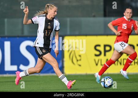 Paulina Bartz (17 ans) d'Allemagne photographiée lors d'un match de ...