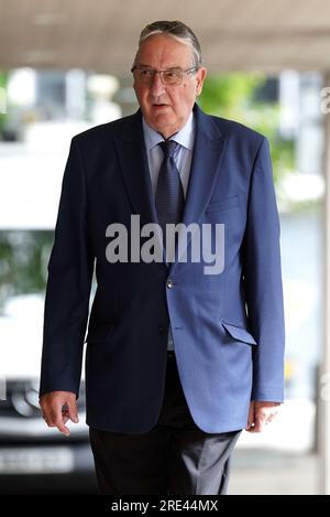 John Letby, le père de l'infirmière Lucy Letby, arrive à Manchester ...