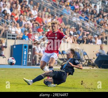 Sam Dalby #18 de Wrexham en action lors du match Emirates FA Cup ...