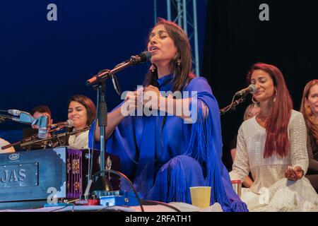 Rushil Ranjan et Abi Sampa de Orchestra Qawwali Project se produisant ...