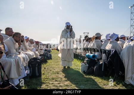 Lisbonne, Portugal. 06 août 2023. Des centaines de pèlerins attendent ...