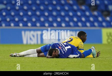 Samson Tovide de Colchester United affronte Jamilu Collins de Cardiff ...