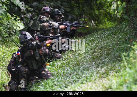 (171213) -- SINGAPOUR, 13 décembre 2017 -- des soldats de l'armée ...