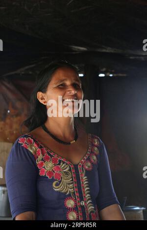 (190415) -- SURKHET, 15 avril 2019 -- Lila RAM Acharya et son épouse ...