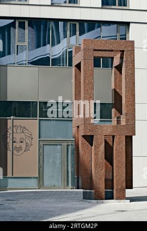 Ulm, Allemagne: Albert Einstein Monument.Ulm est le lieu de naissance ...