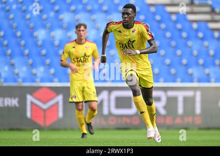 Pape Fall (9) du FC Seraing photographié lors d'un match de football ...