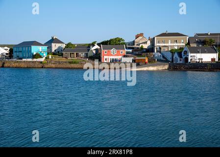 Inishmore, Irlande - 04 juin 2023, Kilronan Harbour on Inishmore, Aran ...