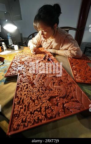 (230927) -- PÉKIN, 27 septembre 2023 (Xinhua) -- Hai Yan réalise une ...