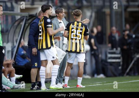 NIJMEGEN - (de gauche à droite) Gyan de Regt de vitesse, Bart van Rooij ...