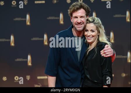 Schauspieler Luke Mockridge, Moderatorin Andrea Kaiser und Olver Pocher ...