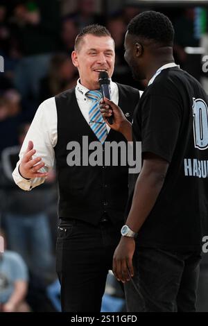 Busfahrer Michel Schwartz im interview, TikTok, viral, Gruß, 415, 415er Gruß, meme, GER, Veolia ...