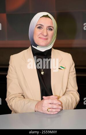 Nahla Osman in der ARD-Talkshow hart aber fair im Studio Adlershof. Berlin, 13.01.2025 *** Nahla ...