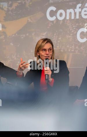 Mme Agnes Pannier-Runacher prend la parole. Clôture de la COP ...