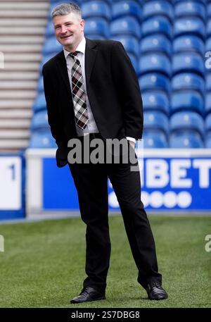 Le manager de Fraserburgh Mark Cowie sur le terrain avant le match de ...