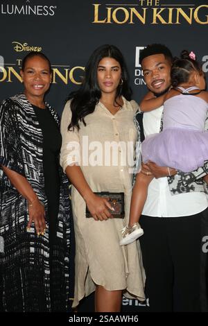 Chance le rappeur, son épouse Kirsten Corley (C) et sa fille Kensli ...