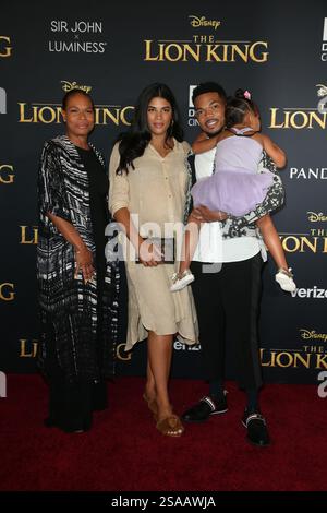 Chance le rappeur, son épouse Kirsten Corley (C) et sa fille Kensli ...