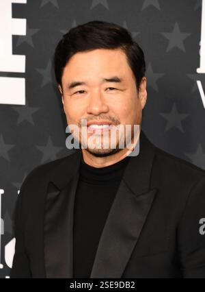 Randall Park assiste à la 30e édition des Critics Choice Awards au ...