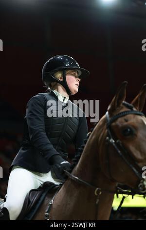 Linn Arvidsson de Suède avec Clark Kent HE lors de la tournée Arena ...