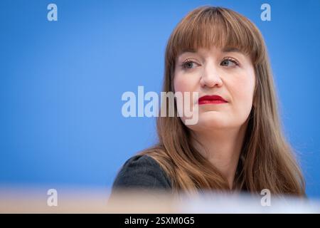 Bundespressekonferenz Die Linke - Zu den Bundestagswahlen- Heidi ...