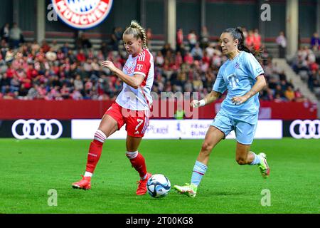 v.li. : Giulia Gwinn (FC Bayern München, FCB, 7) Natalia Padilla-Bidas (Köln, 22) im Zweikampf ...
