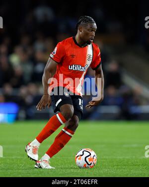 Teden Mengi de Luton Town lors du match de Premier League à Bramall ...