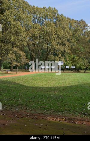 Gradina Donja, Bosnie-Herzégovine - 5 octobre 2023 : camp d ...