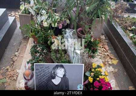 La tombe de Jane Birkin et Kate Barry Montparnasse Cimetière ...
