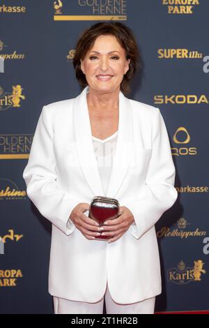 Prix - Goldene Henne 2023 Ute Freudenberg, Thorsten Merten und Adelheid ...